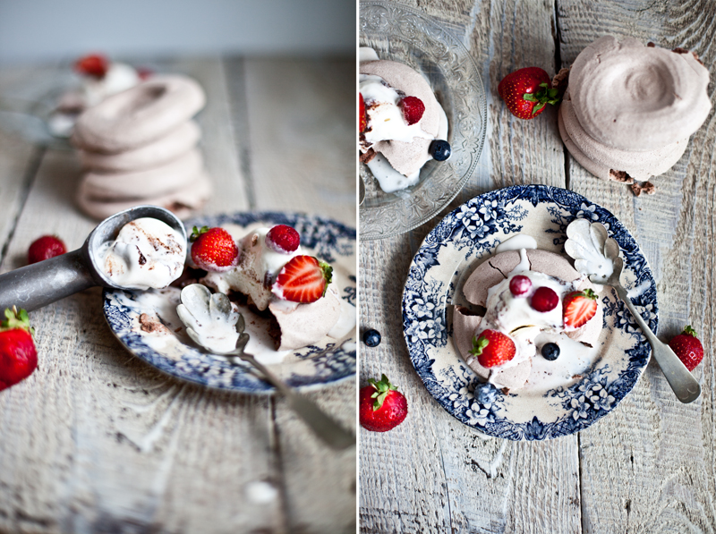 Pavlova chocolat, cacao & vinaigre balsamique, crème glacée vanille et ...